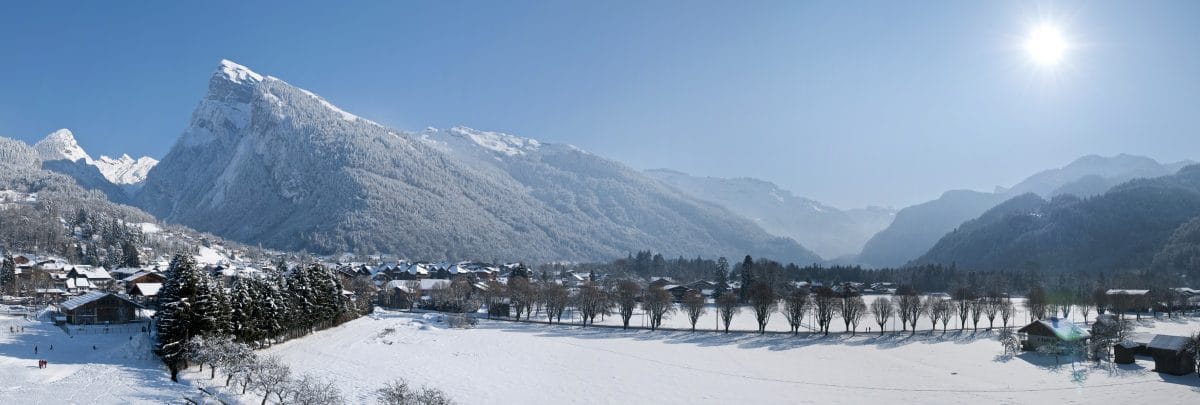 Ice rink Samoëns, station de ski et village authentique en Haute-Savoie